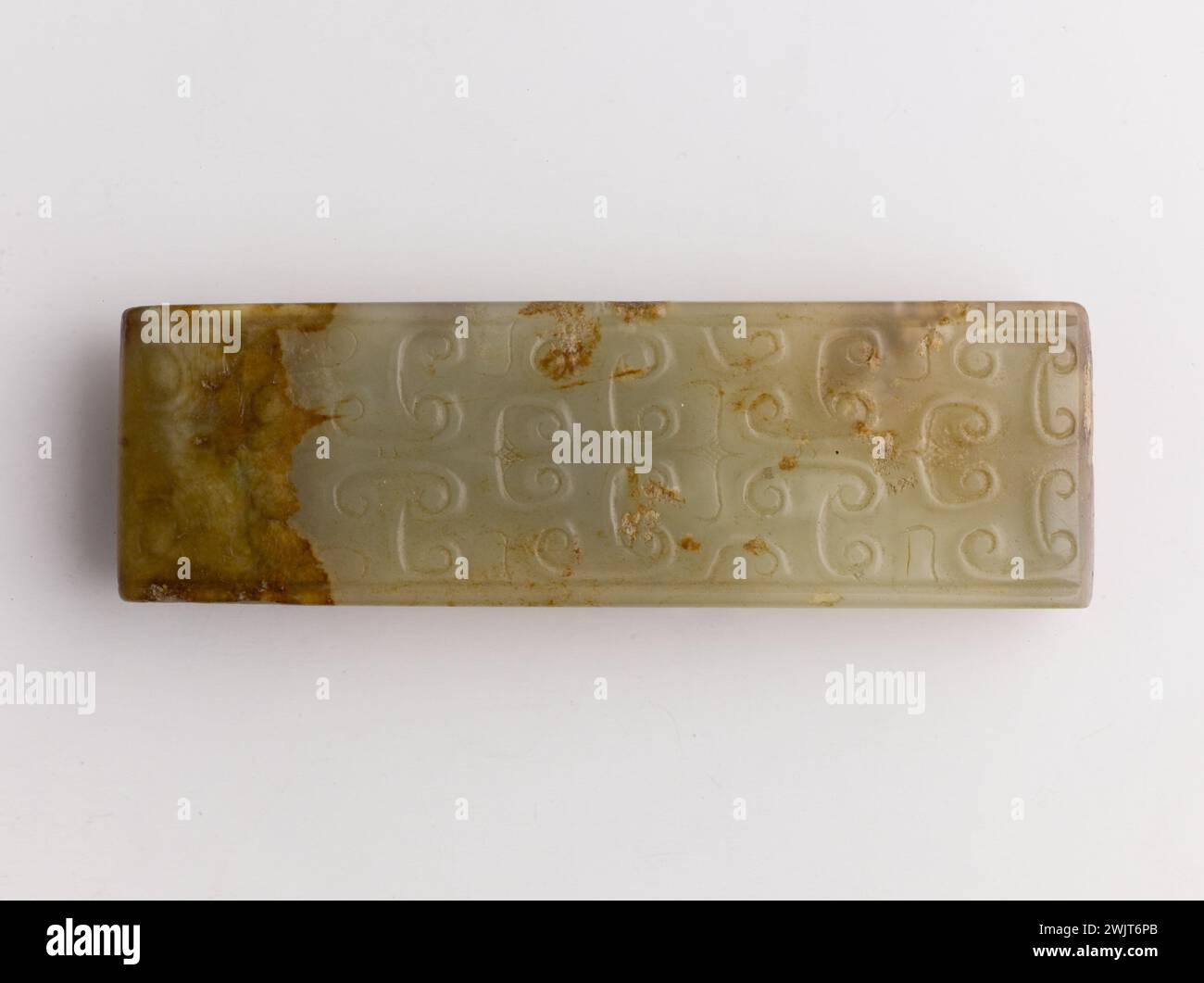 Passing from sword scab. Jade, China, IV-Iie s. av. Paris, Cernuschi ...