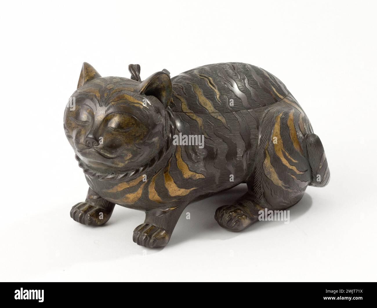 Burn-shaped chat-shaped. Bronze. Japan. XVIII-XIXth century. Paris ...