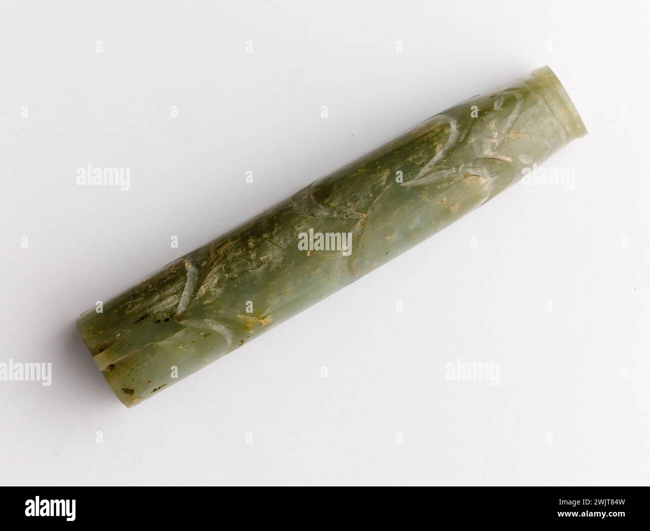 Plate. Jade, China, Han dynasty (206 BC AP.J.-C.). Paris, Cernuschi ...