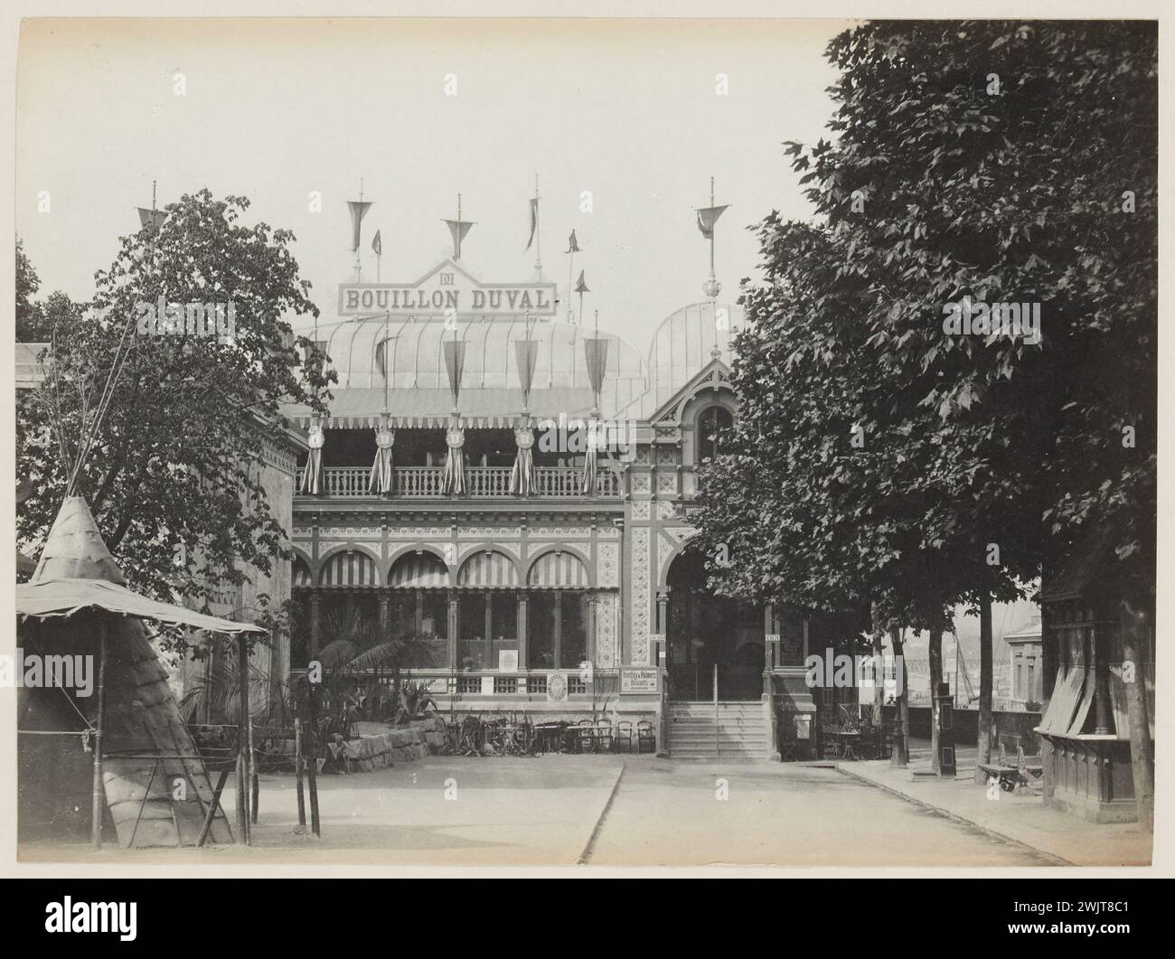 Duval restaurant paris hi-res stock photography and images - Alamy