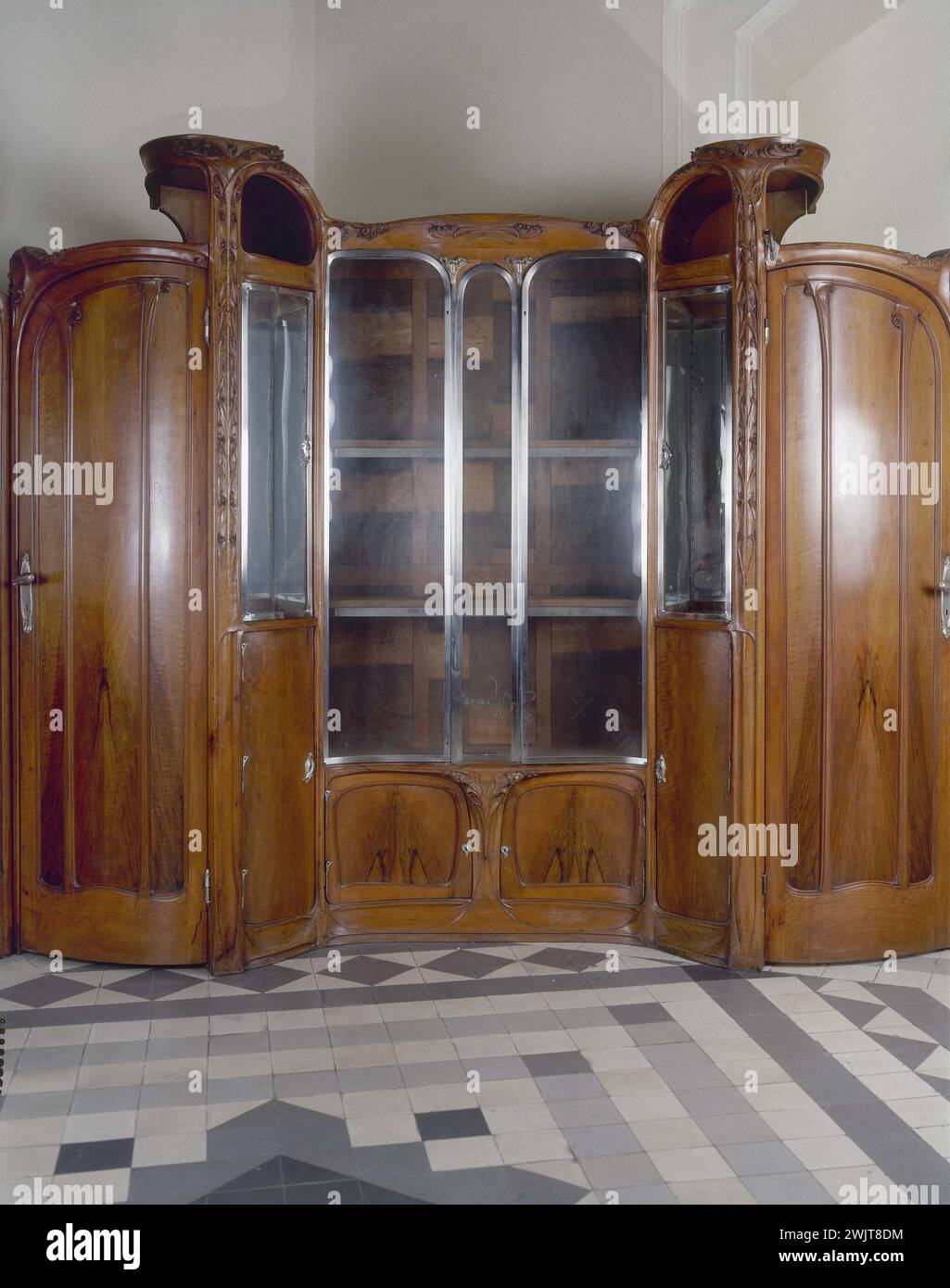 Art nouveau furniture hi-res stock photography and images - Alamy