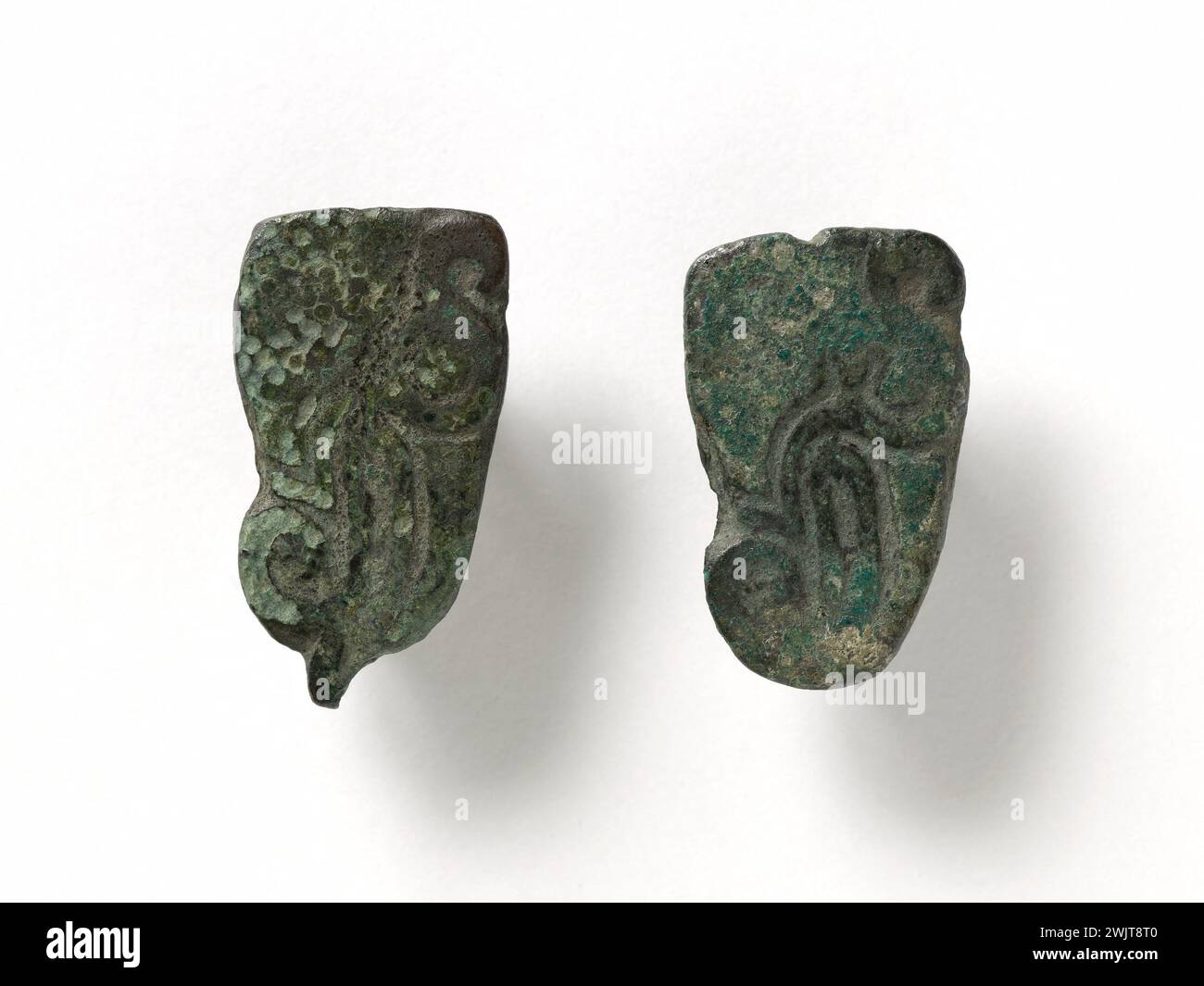 Loop fragments. Bronze. Ordos. 5th century BC. Paris, Cernuschi museum ...
