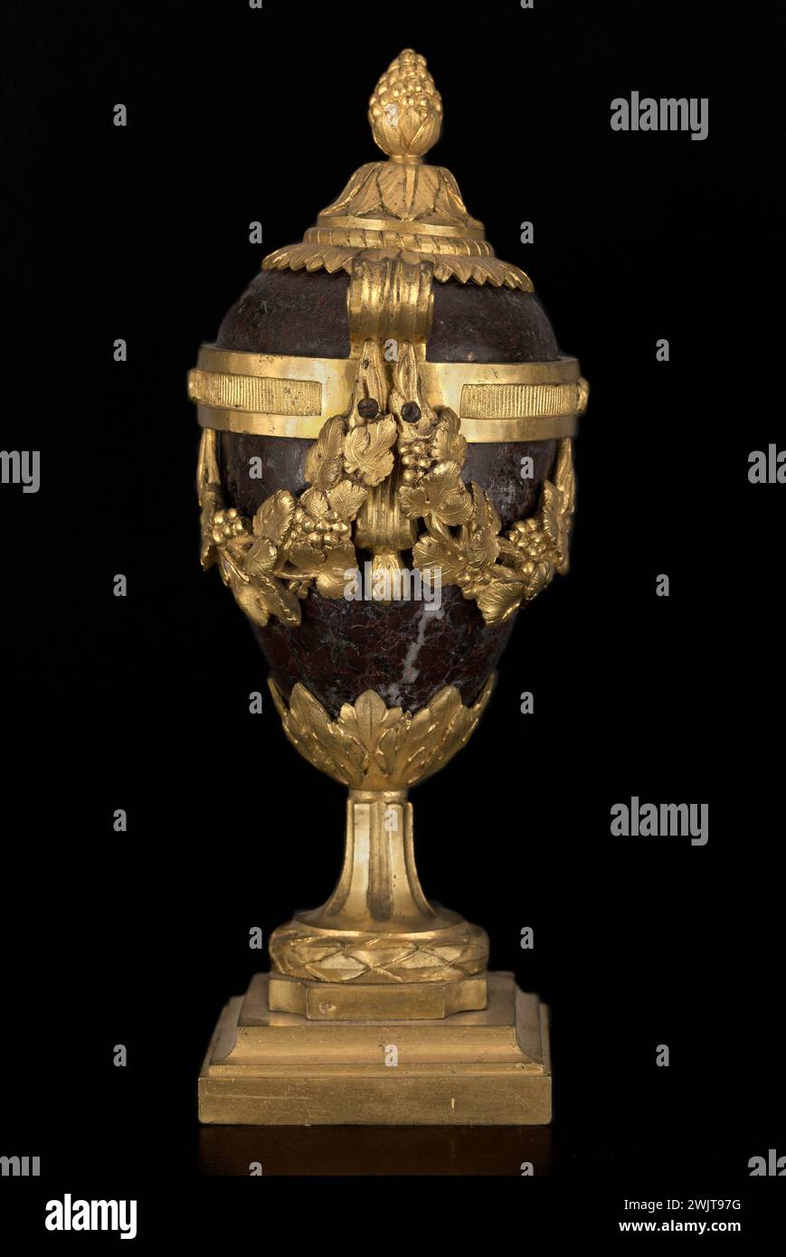Anonymous. Vase mounted. Marble, gilded bronze, 1775-1785. Paris ...