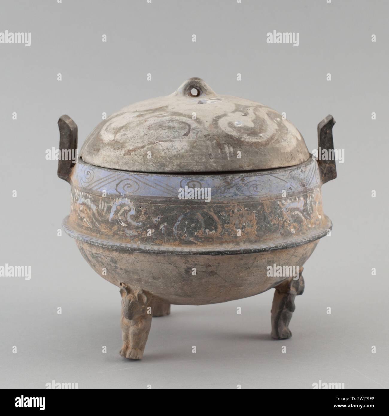 Mingqi Tripode Ting ". Terracotta. Han. Paris Dynasty, Cernuschi Museum ...