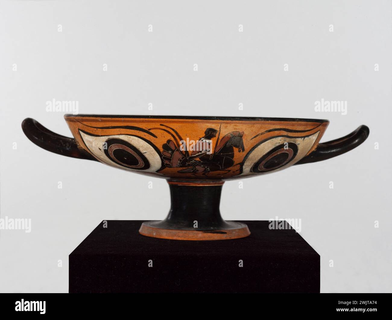 Cup (Kylix). Black figures. Athens (Greece), 525-500 BC. AD Museum of ...