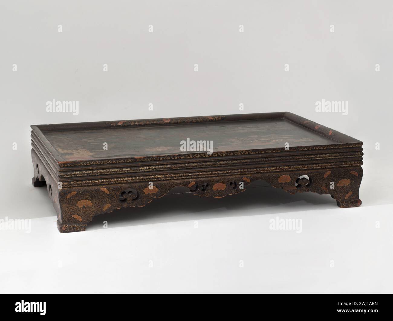 Large Japanese platform, landscape decor ". Japan. Wood lacquered ...