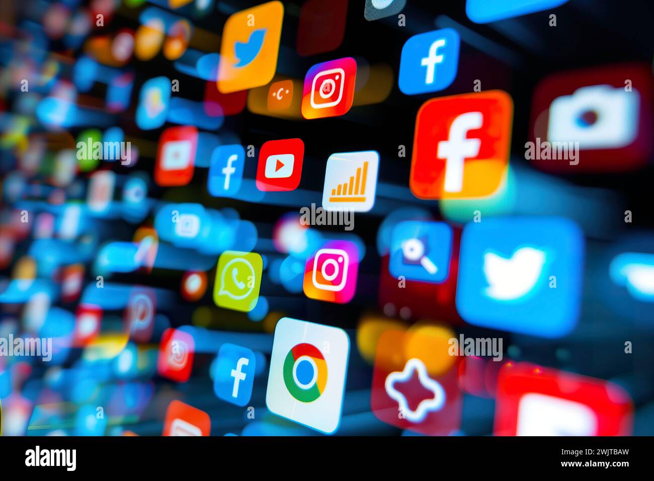 Media platforms advertising hi-res stock photography and images - Alamy