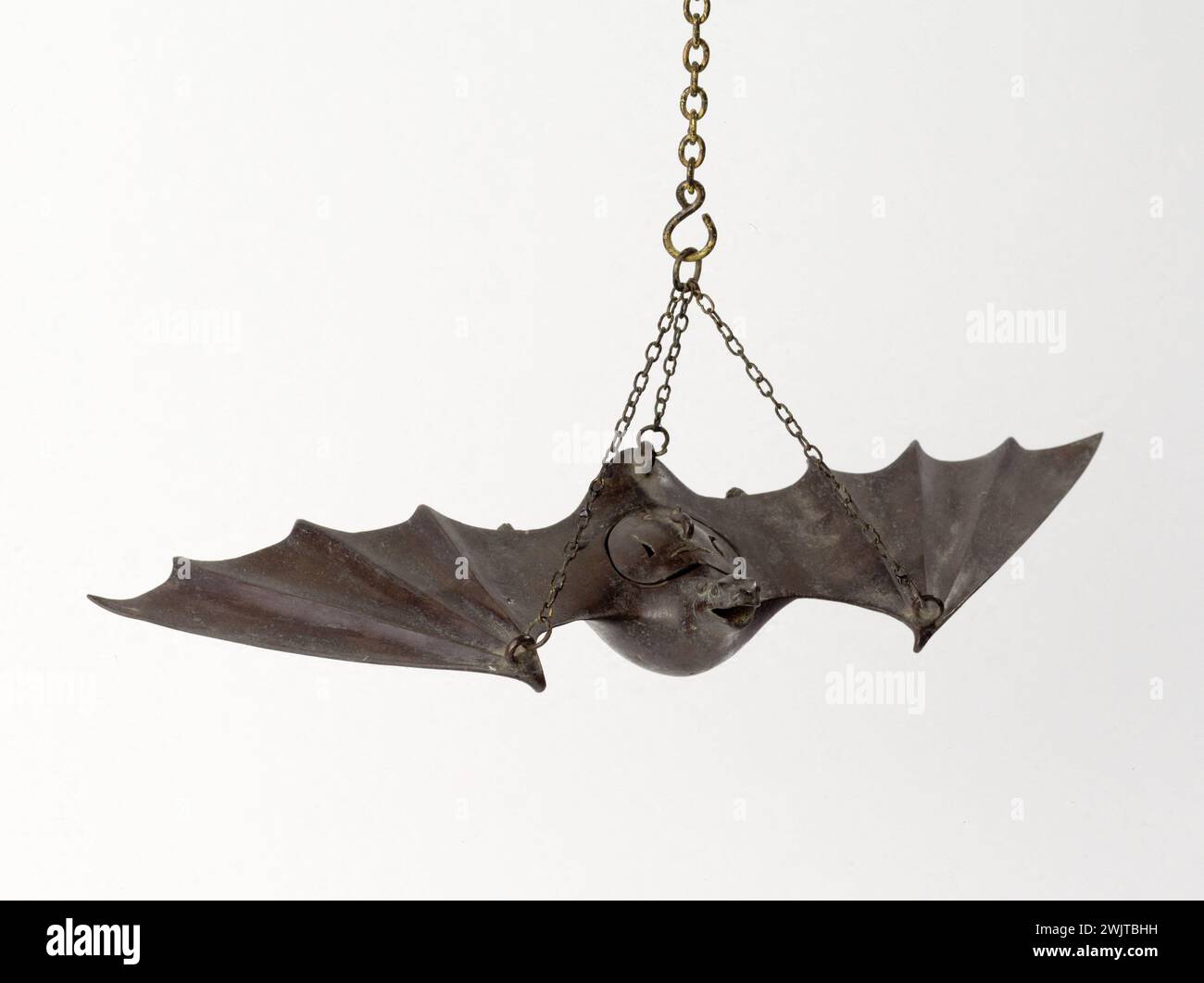 Bat. Bronze. Japan. Paris, Cernuschi museum. Animal, ring, Japanese art ...
