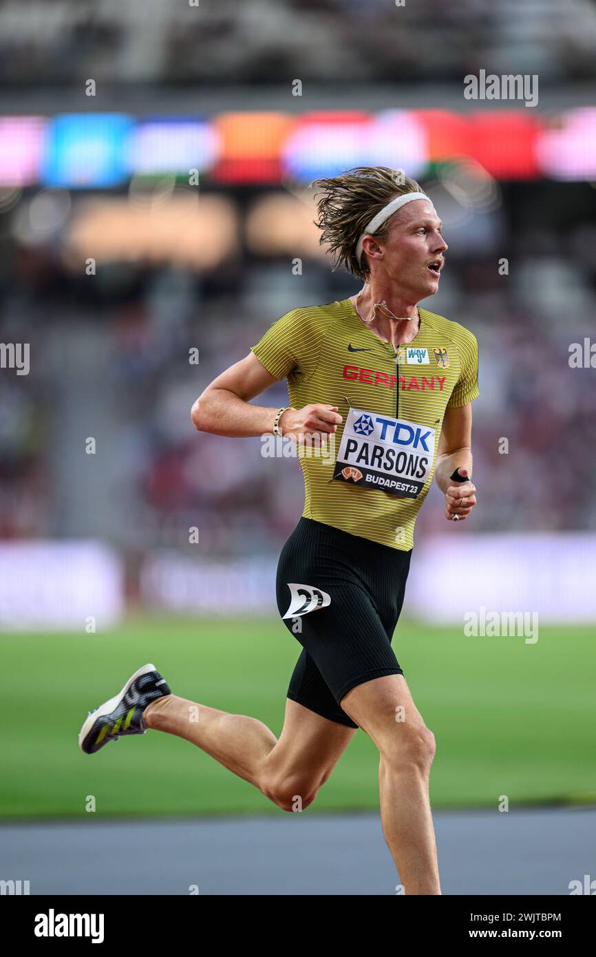 Sam PARSONS participating in the 5.000 meters at the World Athletics ...