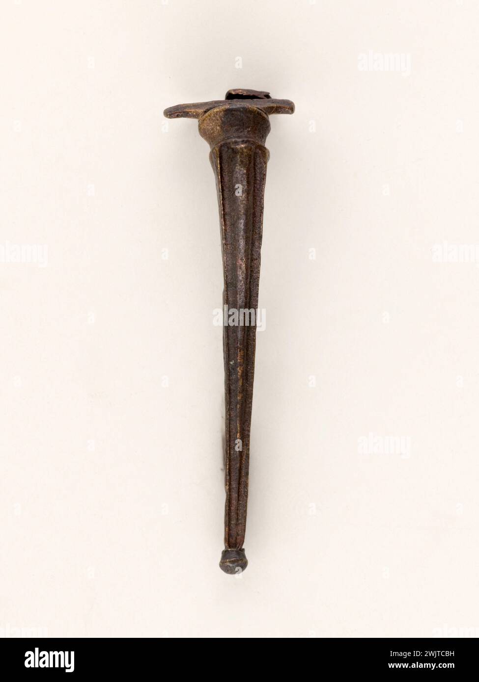 Fibula. Copper alloy. Gallo-Roman. Paris, Carnavalet museum. 51463-14 ...
