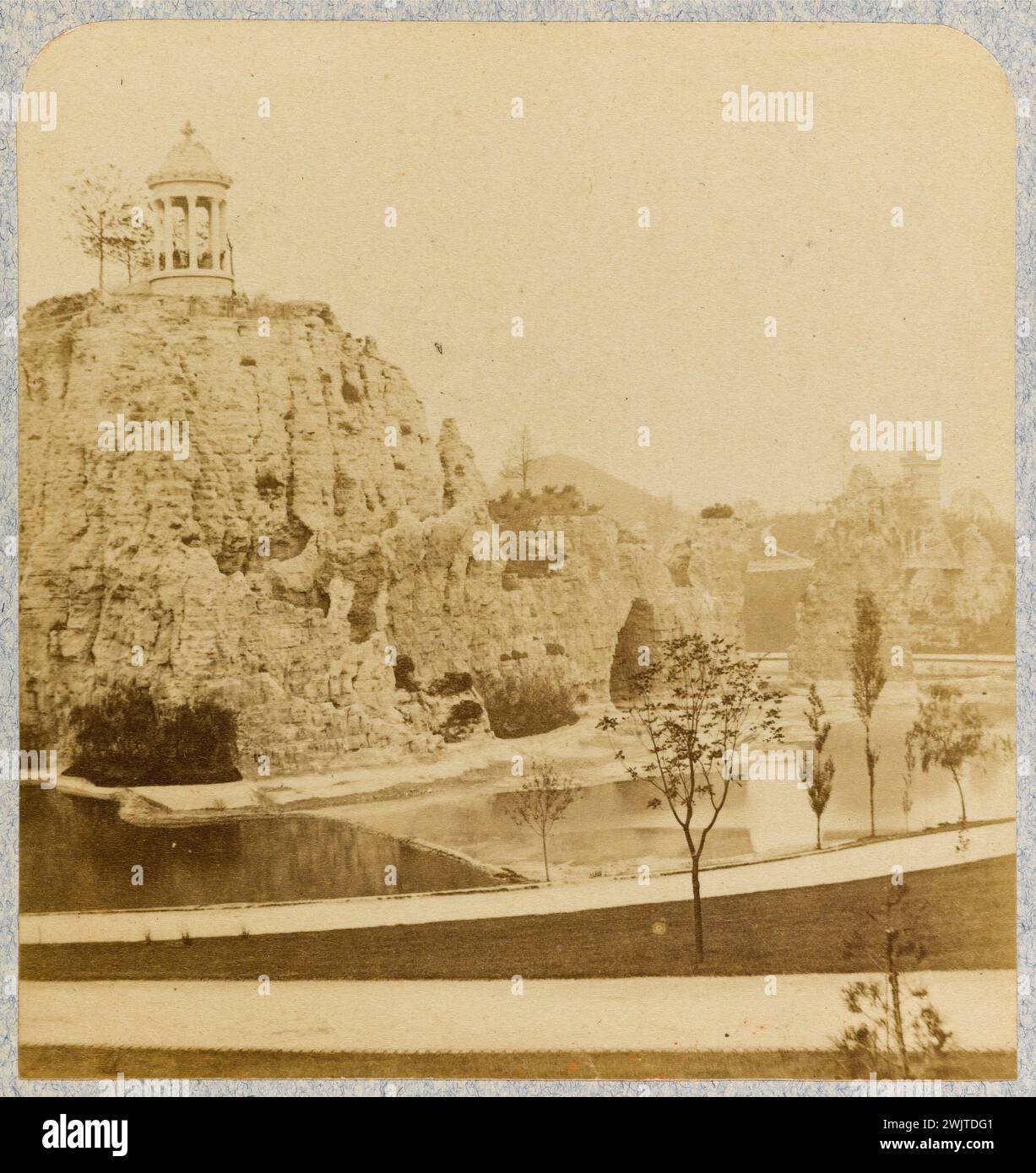 Temple of Sibyl, Buttes-Chaumont park. Paris (XIXth arr.). Anonymous ...