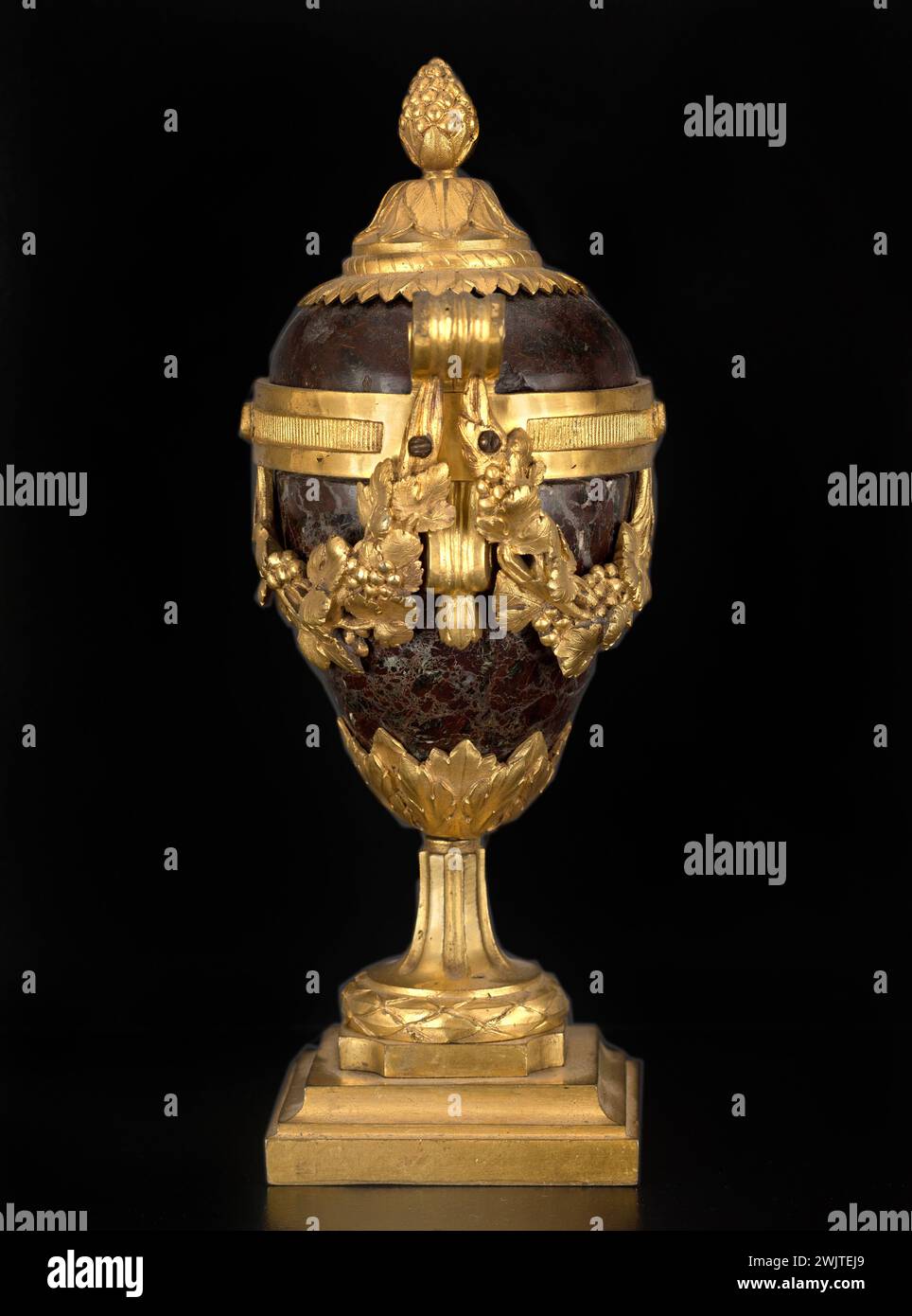 Anonymous. Vase mounted. Marble, gilded bronze, 1775-1785. Paris ...