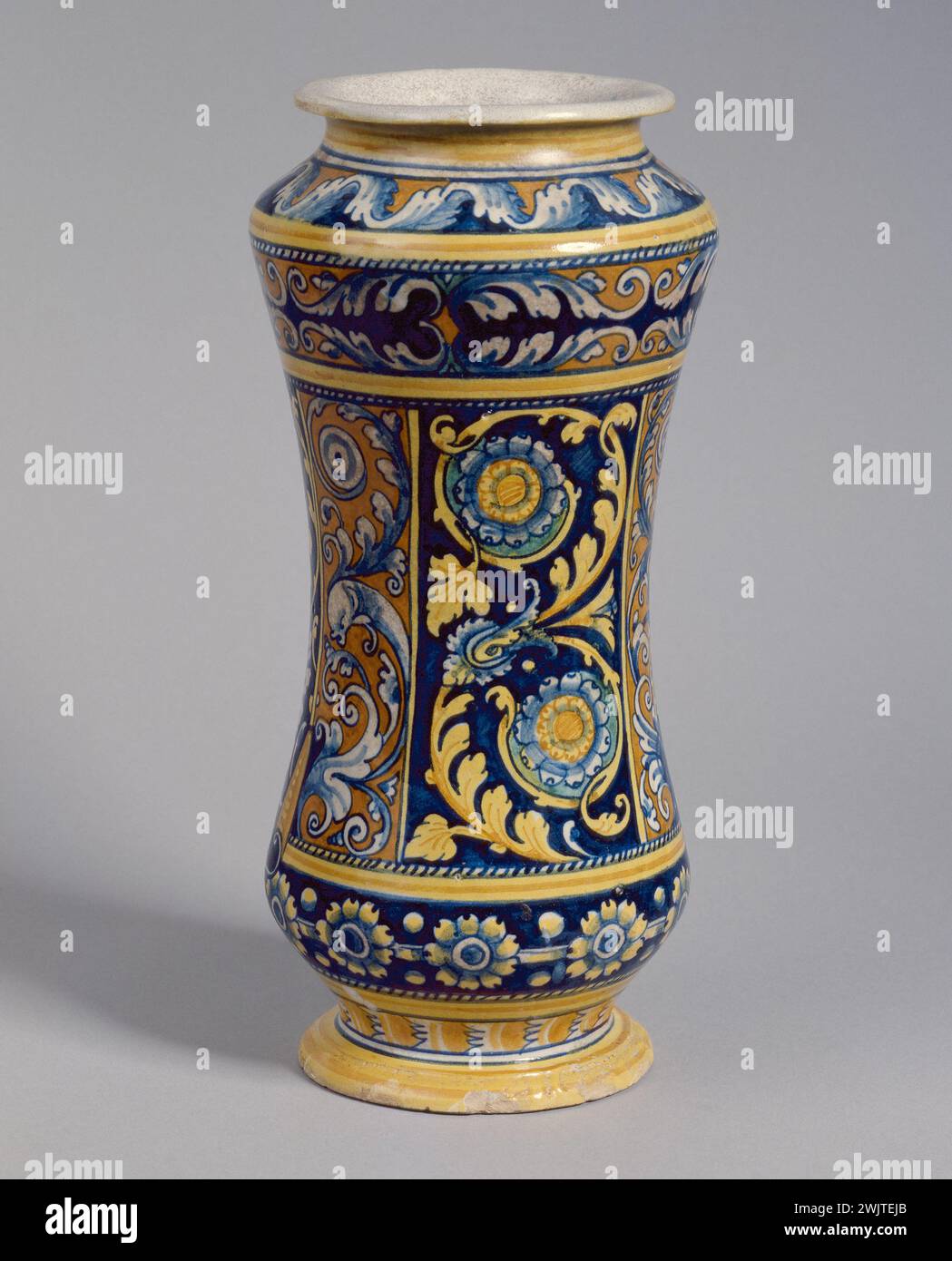 Majolique de faenza hi-res stock photography and images - Alamy