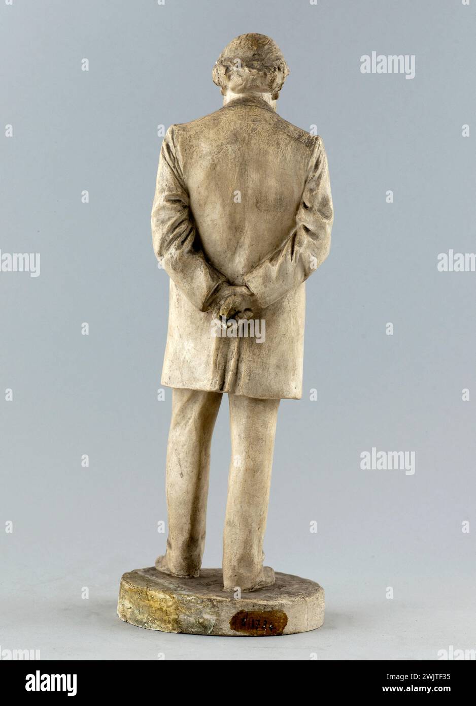 Plaster sculpture standing man hi-res stock photography and images - Alamy