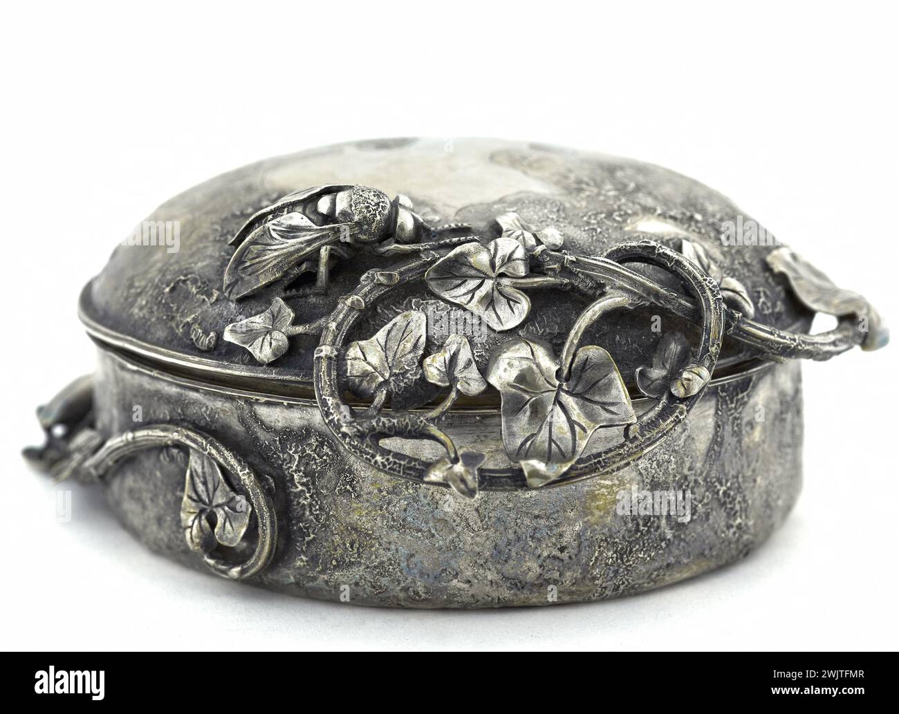 Henri Husson / Adrien-Aurélien Hébrard. Box. Harted, pushed and ...