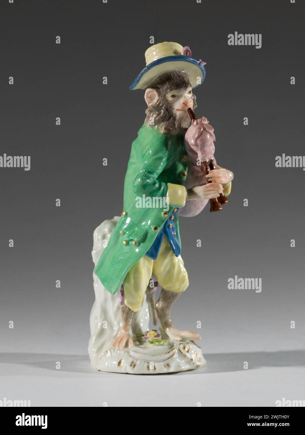 Meissen Manufacture. "Cabrette player" monkey ". This subject belongs ...