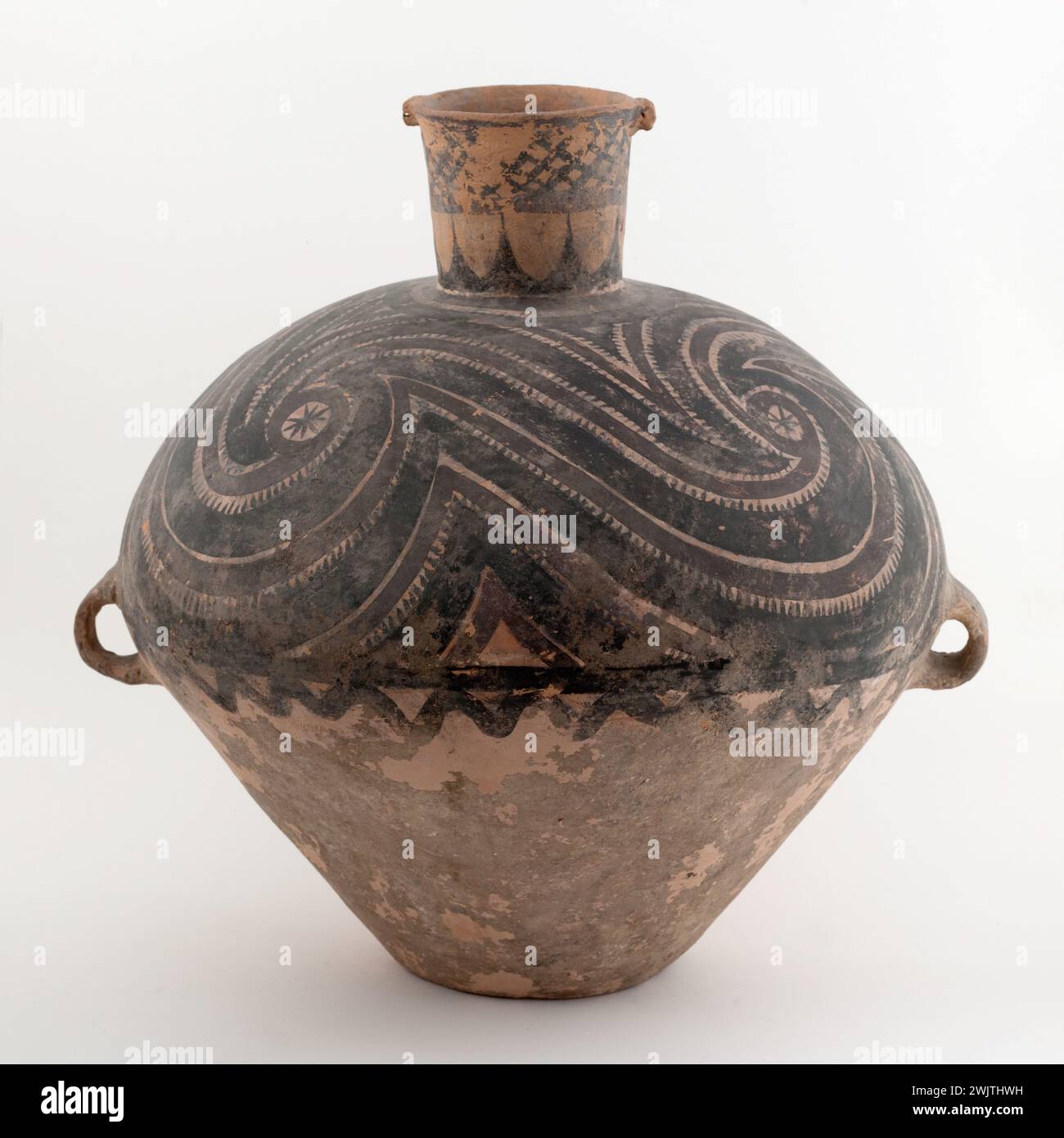 Jar ". Terracotta. China, Neolithic. Paris, Cernuschi museum. 74781-15 ...