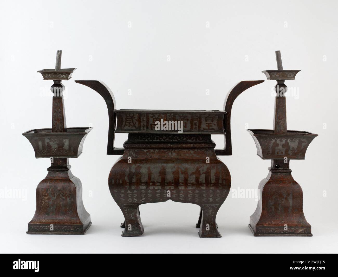 Altar vase and two candelabras. Copper, tin. China. Paris, Cernuschi ...