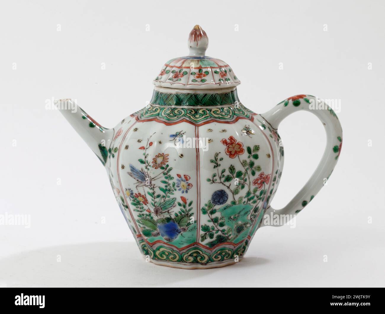 The more ". Porcerelae. END KANGXI (1662-1723). Paris, Museum Cern ...