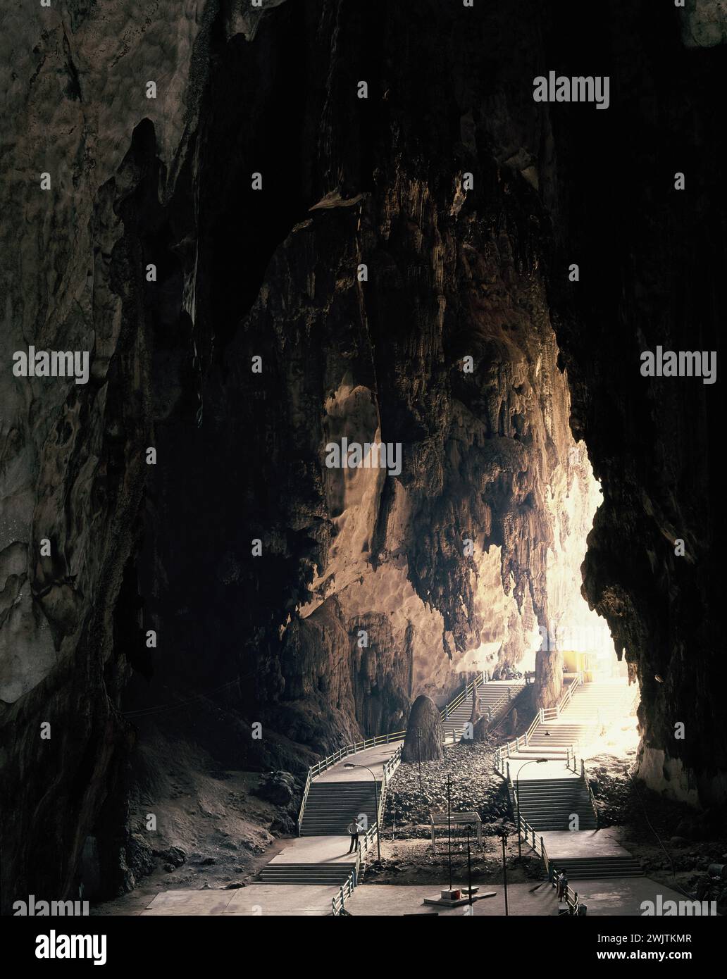 Hindu shrine temple cave hi-res stock photography and images - Alamy