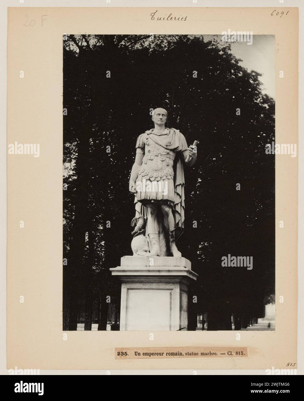 Julius cesar monument hi-res stock photography and images - Alamy