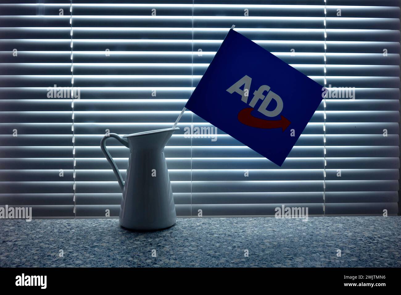 AfD-Fahne vor Jalousie AfD-Fahne vor Jalousie, 16.02.2024, Borkwalde ...