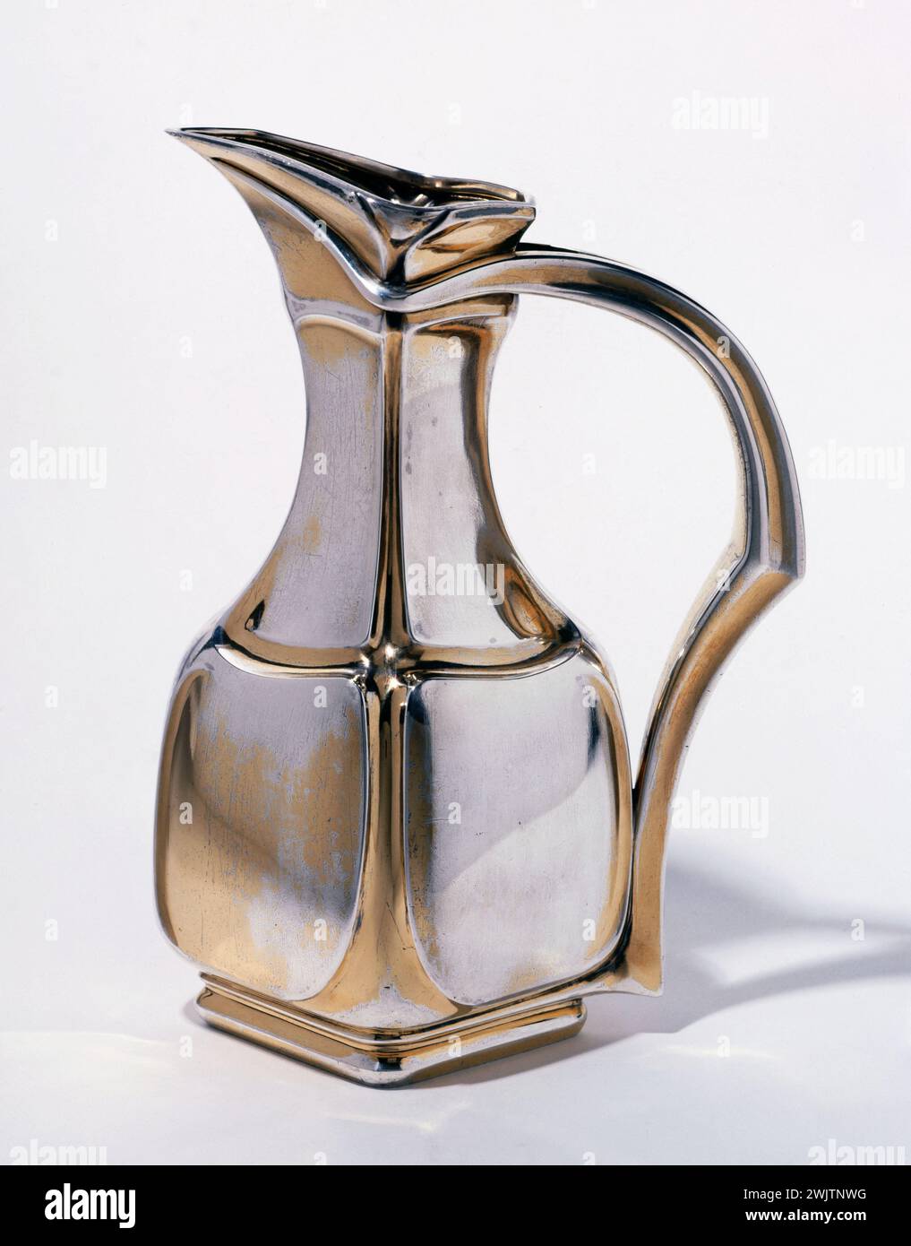 Gustave Keller. Wine or water broc, around 1900. Museum of Fine Arts in ...