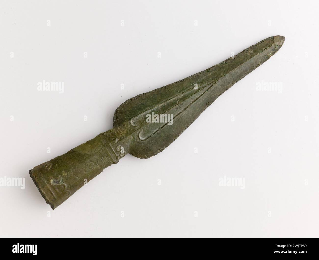 Spearhead. Bronze, China, IV-IIe s. av. Paris, Cernuschi museum. Asian ...