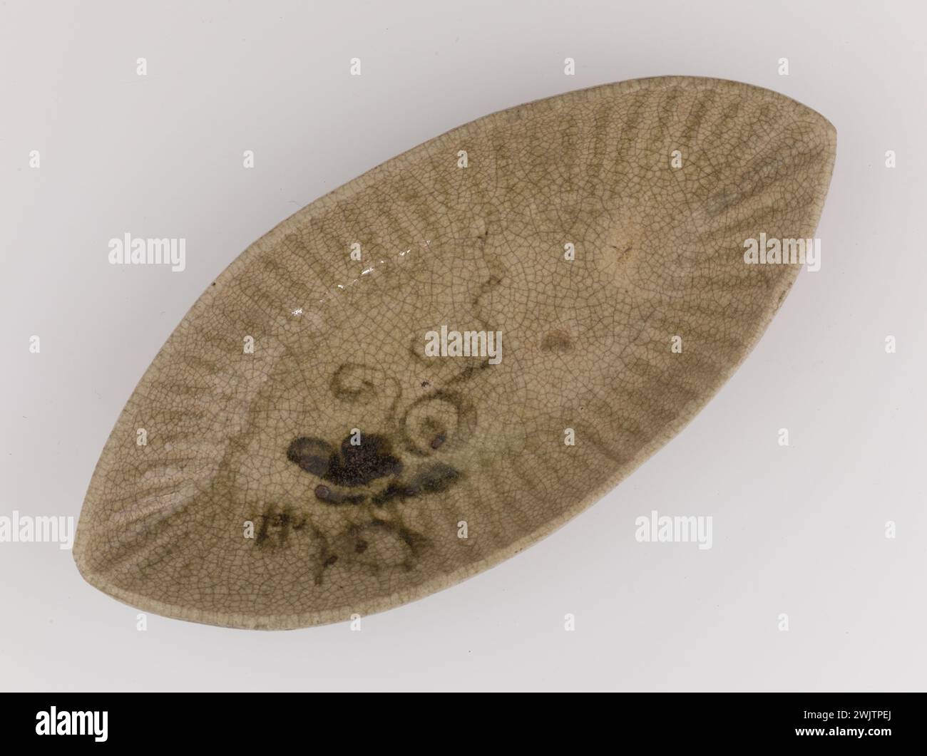 Ravier. Sandstone, Céladon covered, iron brown under the cover. Paris ...