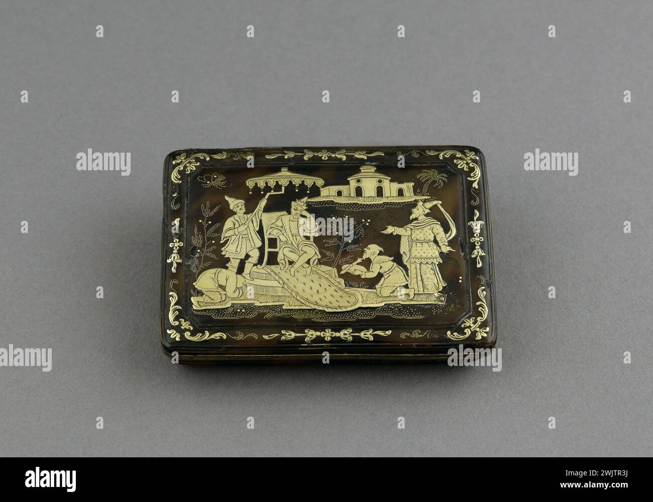 Anonymous, box, France, around 1730-1740. Flat rectangular box in flask ...