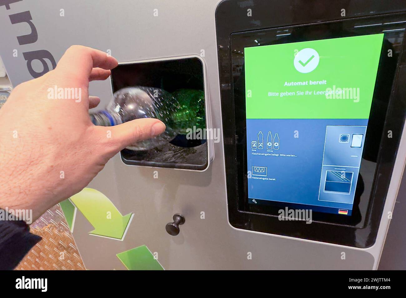 Recycling germany machine hi-res stock photography and images - Alamy