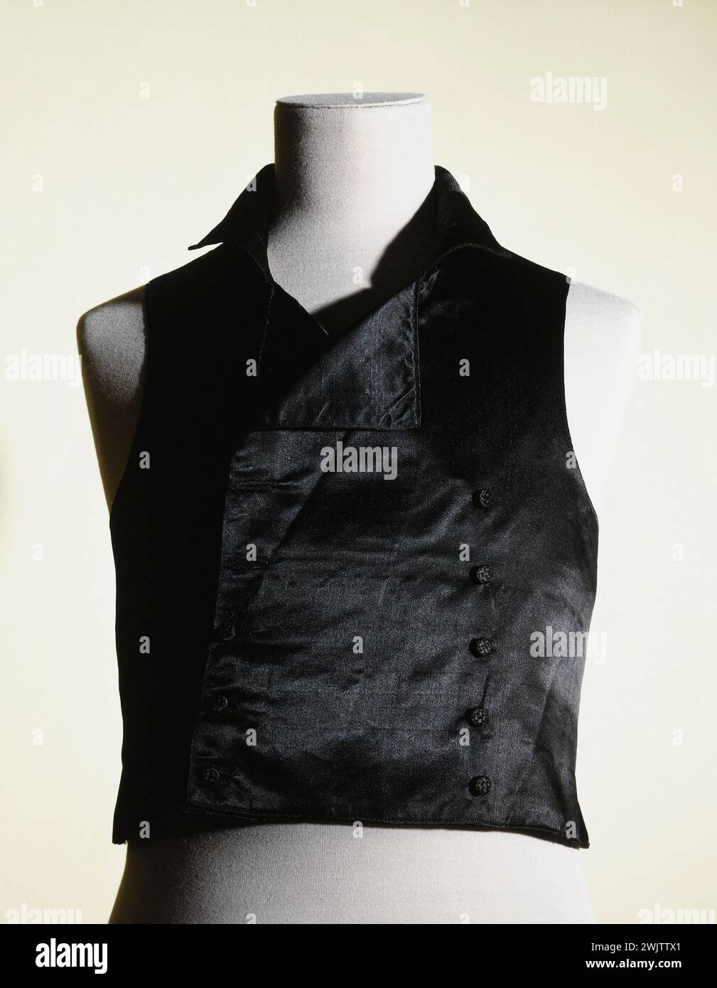 Vest. Black silk satin, back in linen canvas and hemp, 10 black thread ...