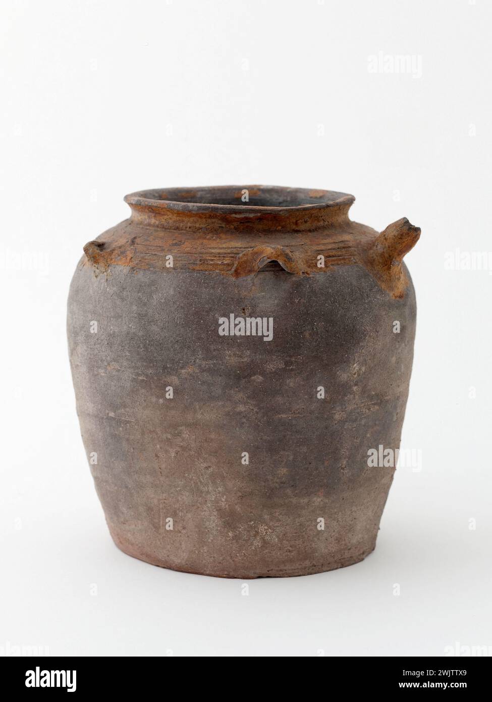 Verseuse. "Gres. Vietnam-Xive-Xive s. Paris, museum prizes. 72187-34 GRES, Vietnamese object ...