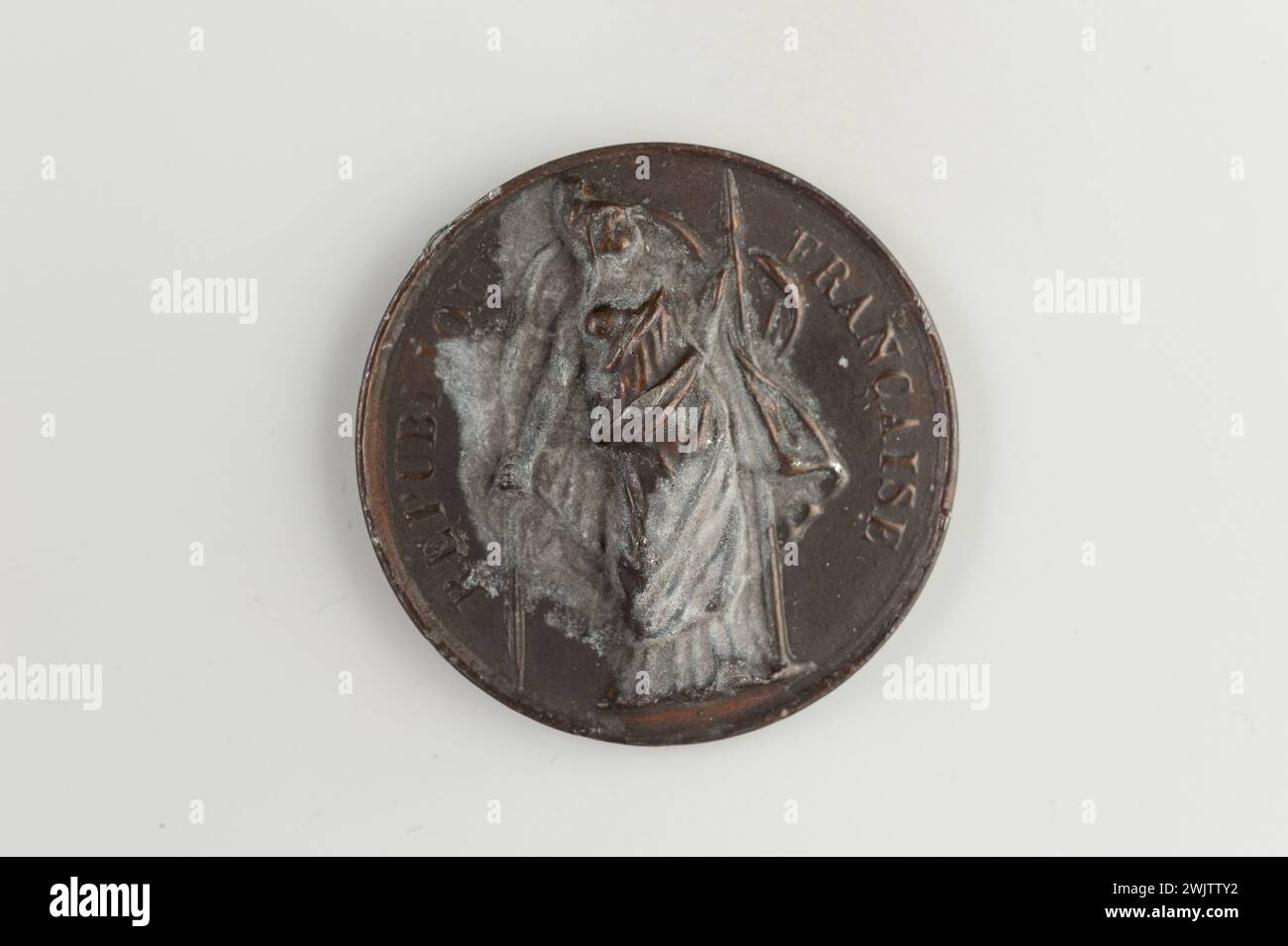 Carnavalet museum, medal collection Right registration on five lines in ...