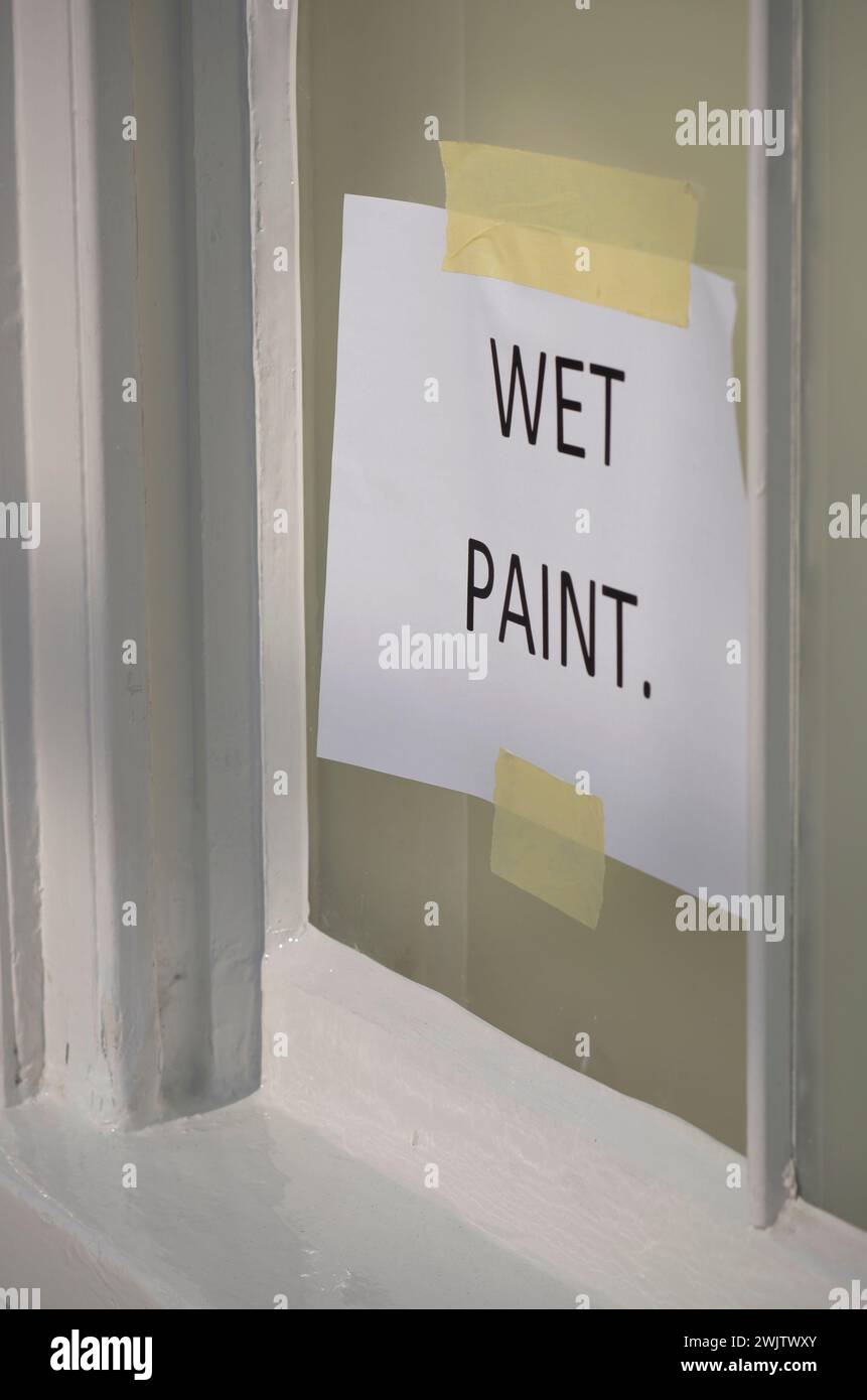 Wet paint not touch sign hi-res stock photography and images - Alamy
