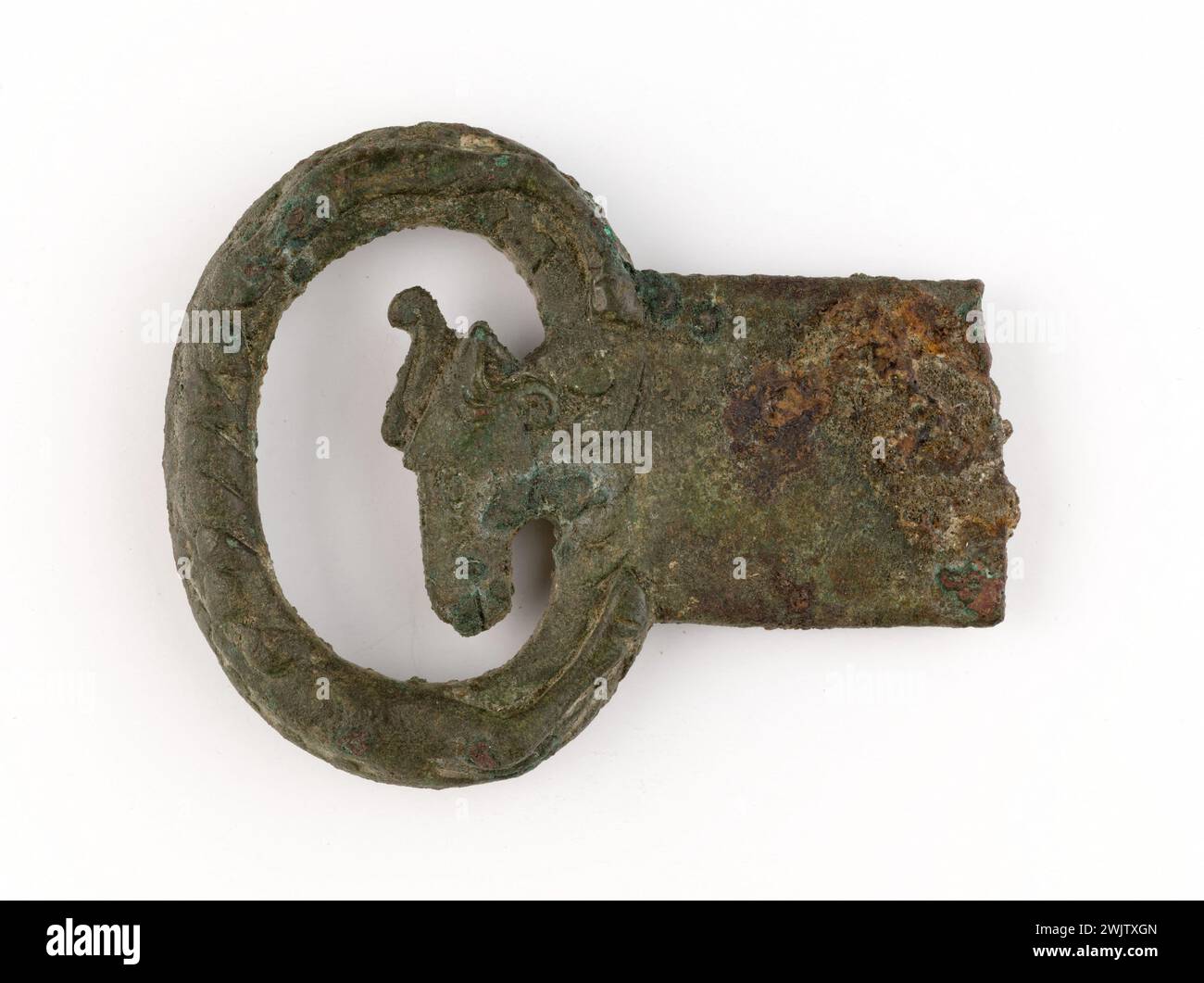 Ring. Bronze, China, Han dynasty (206 BC AP.J.-C.). Paris, Cernuschi ...