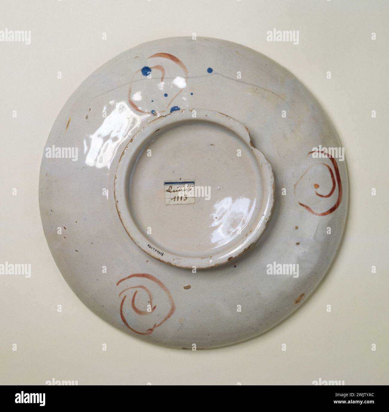 Carlo Antonio crane. Putti saucer, Italian majolica of Castelli, early ...