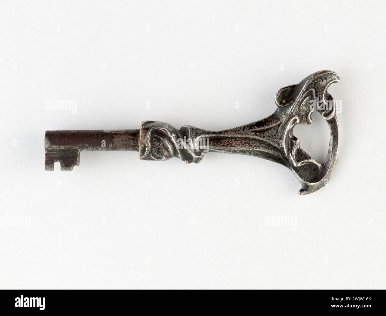 Hector Guimard (1867-1942). "Key". Bronze. 1909-1911. Museum of Fine ...