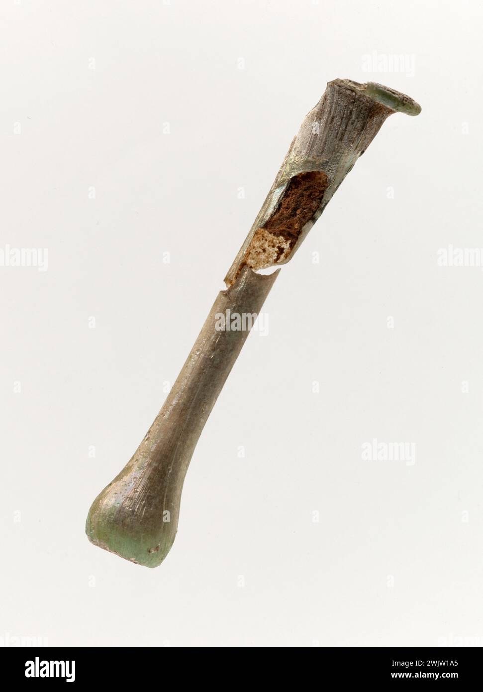 Flask. Glass. Gallo-Roman. Paris, Carnavalet museum. 51538-5 Gallo ...