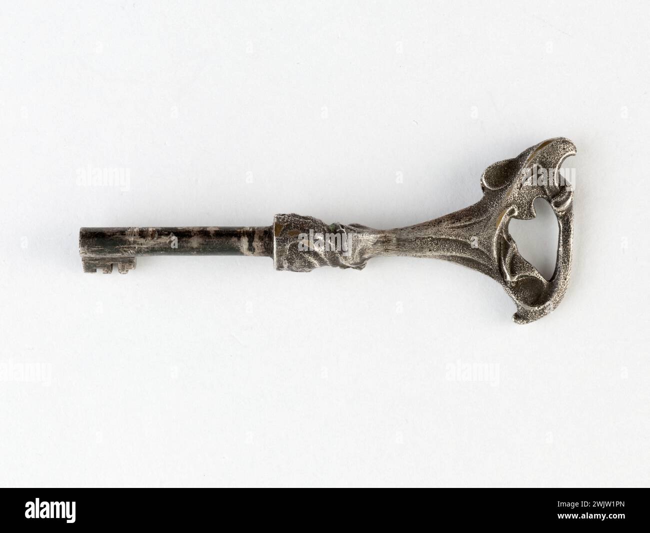 Hector Guimard (1867-1942). "Key". Bronze. 1909-1911. Museum of Fine ...