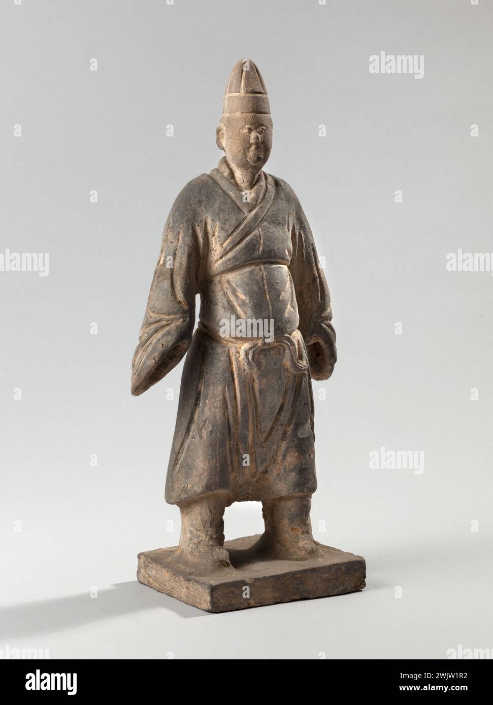 Male character mingqi. Terracotta and traces of polychromy. Paris ...