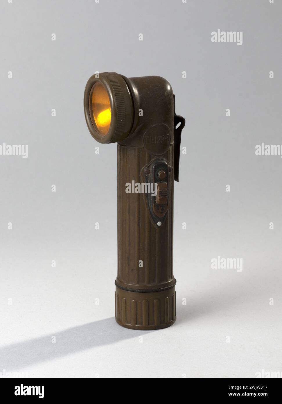 War 1939-1945. US TL-122-B flashlight. General Leclerc Museum of ...