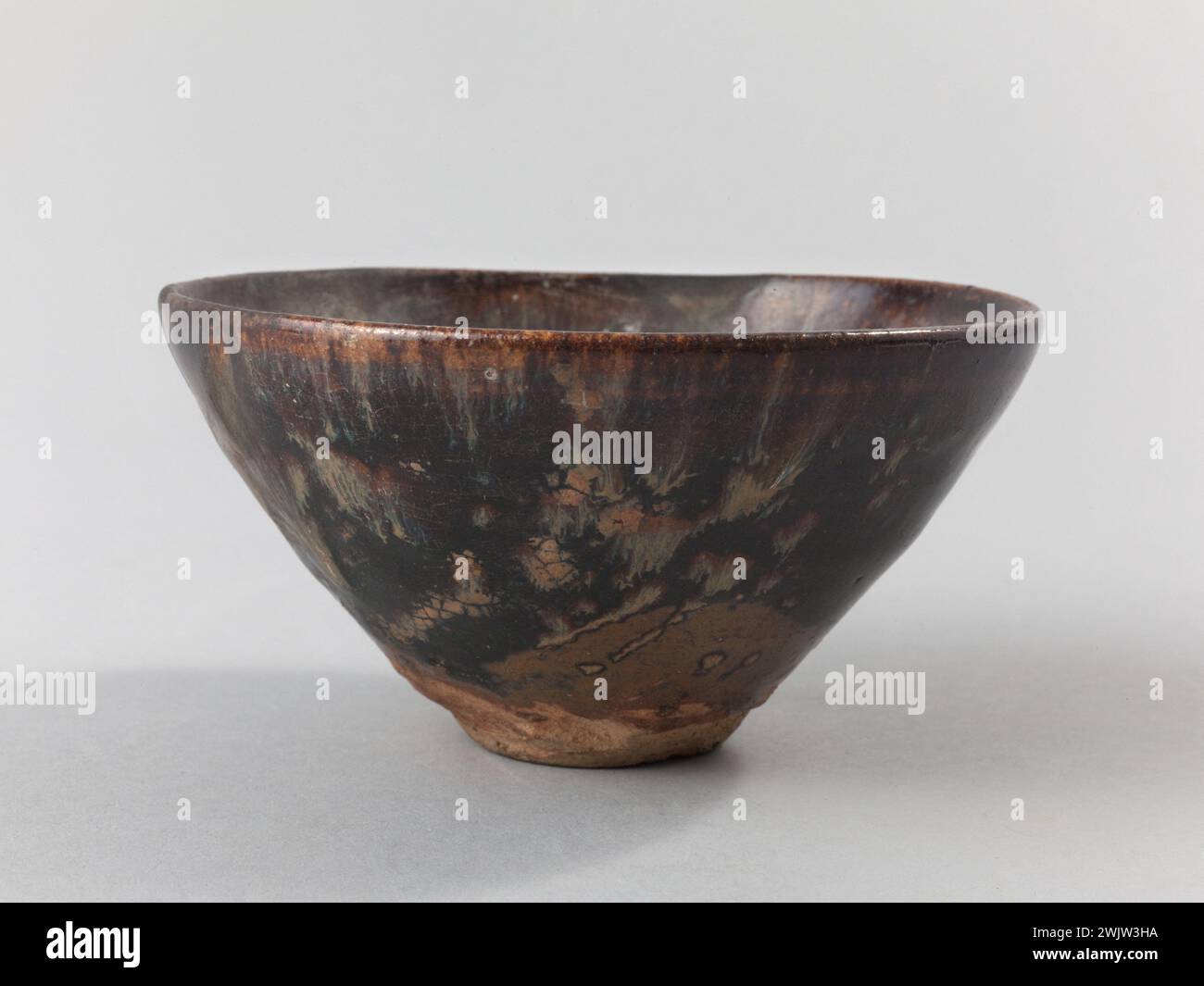 Bowl. "Hare fur" covered sandstone. Paris, Cernuschi museum. 78845-13 ...