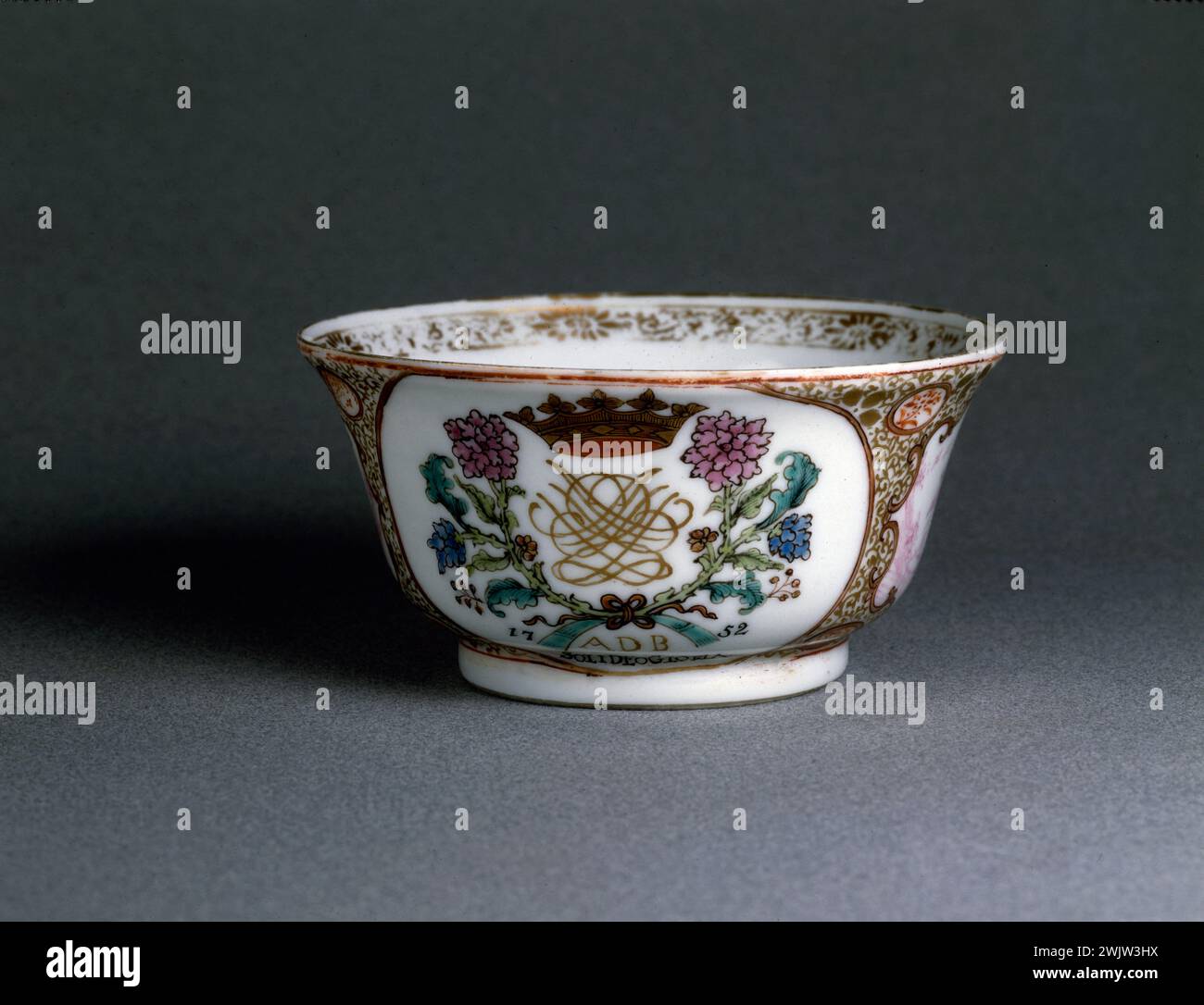 Chiffre dore hi-res stock photography and images - Alamy