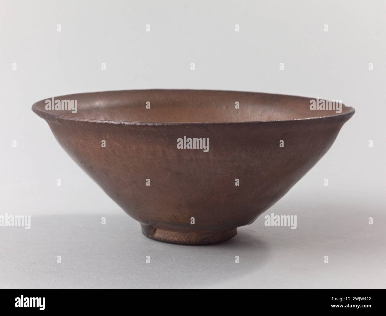 Bowl. "Hare fur" covered sandstone. Paris, Cernuschi museum. 78845-5 ...