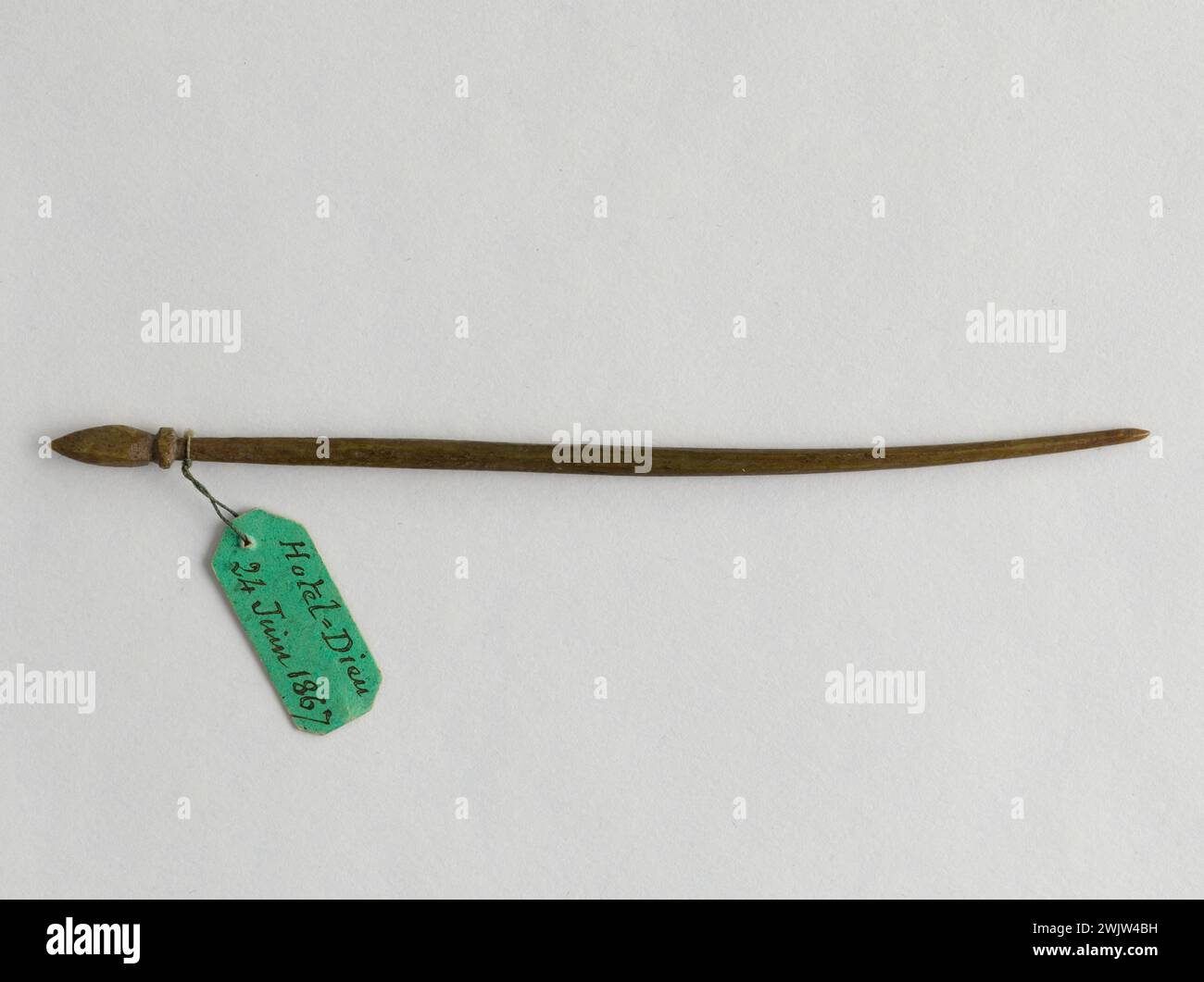 Hair pin. Gallo-Roman. Bone. Paris, Carnavalet museum. Archaeological ...