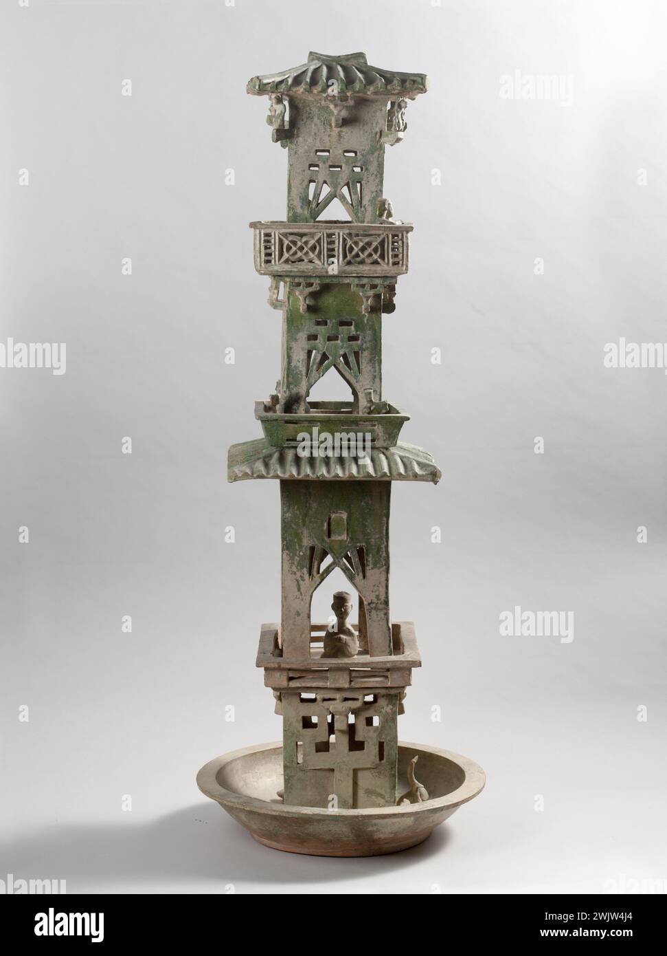 Mingqi Tour ". Terracotta with covered. Dynsatie des Han de l'Est. Paris, Cernuschi museum ...