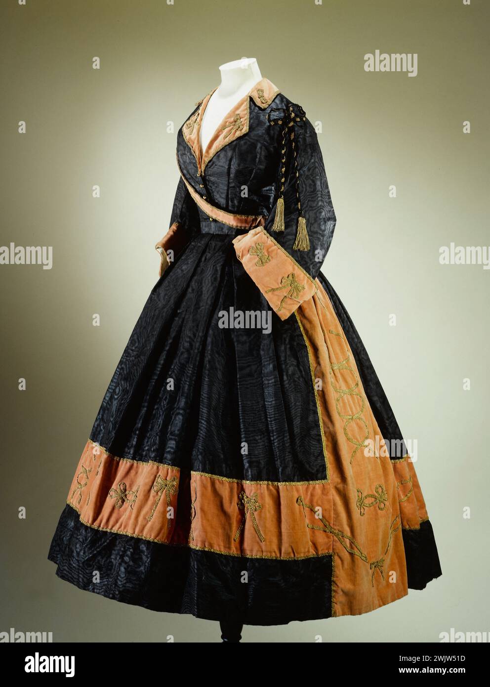 Robe dragon louis xv hi-res stock photography and images - Alamy