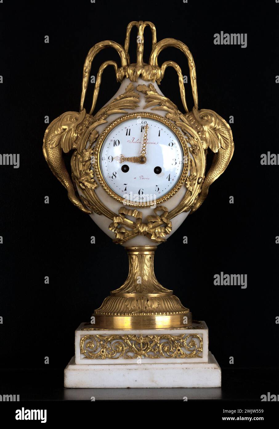 Anonymous. Pendulum. Marble, gilded bronze, 1770-1780. Paris, Cognacq-Jay museum. 78927-18 Anse ...