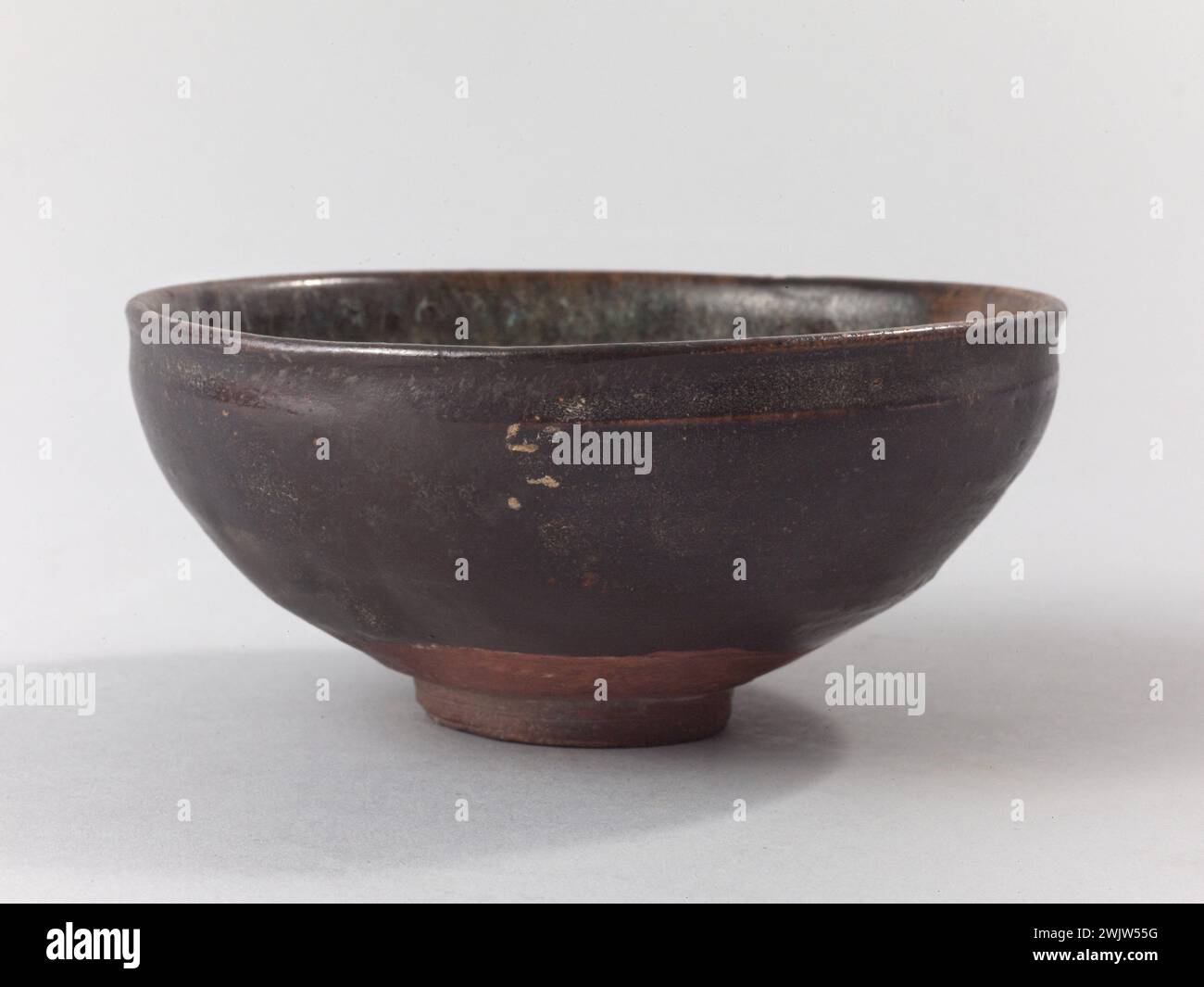 Bowl. "Hare fur" covered sandstone. Paris, Cernuschi museum. 78845-7 ...